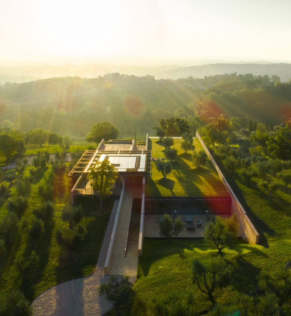 명품 DNA가 와인 철학을 만났을 때: 포데르누오보 - 와인인